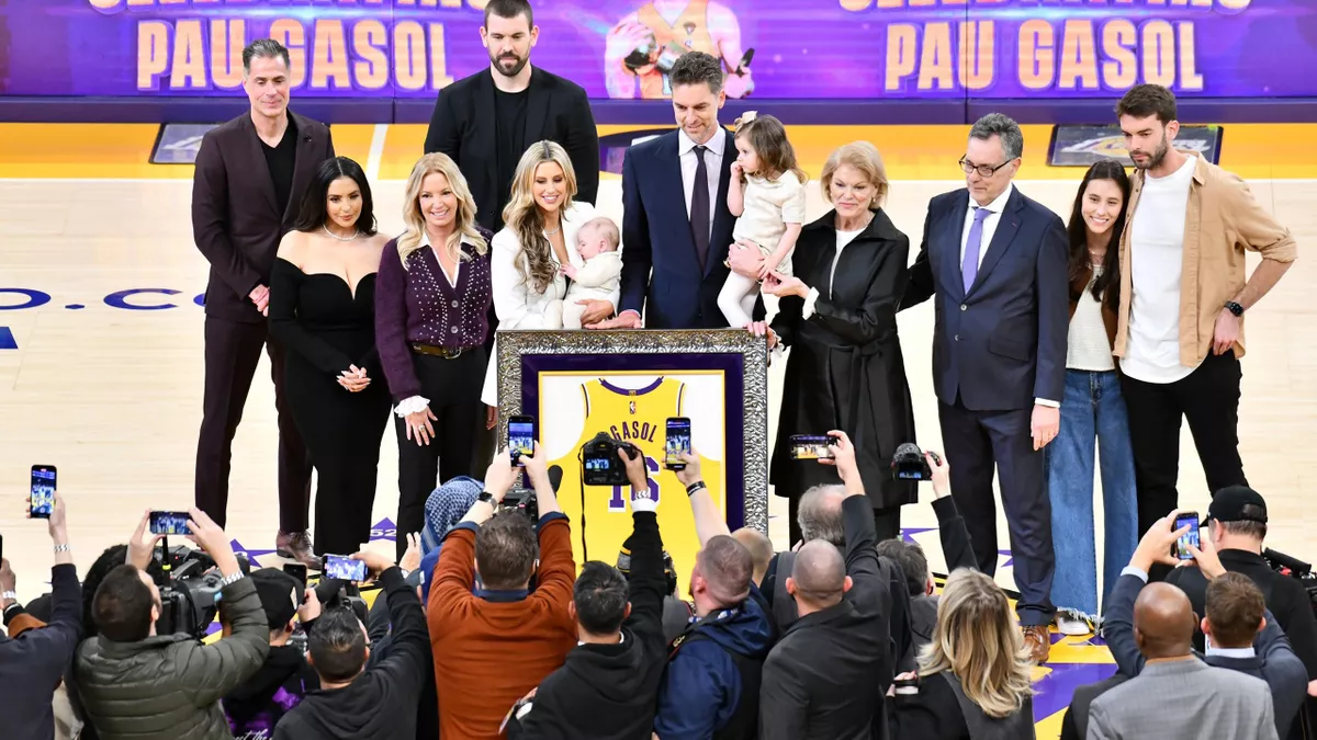 NBA : Pau Gasol au Panthéon des Lakers